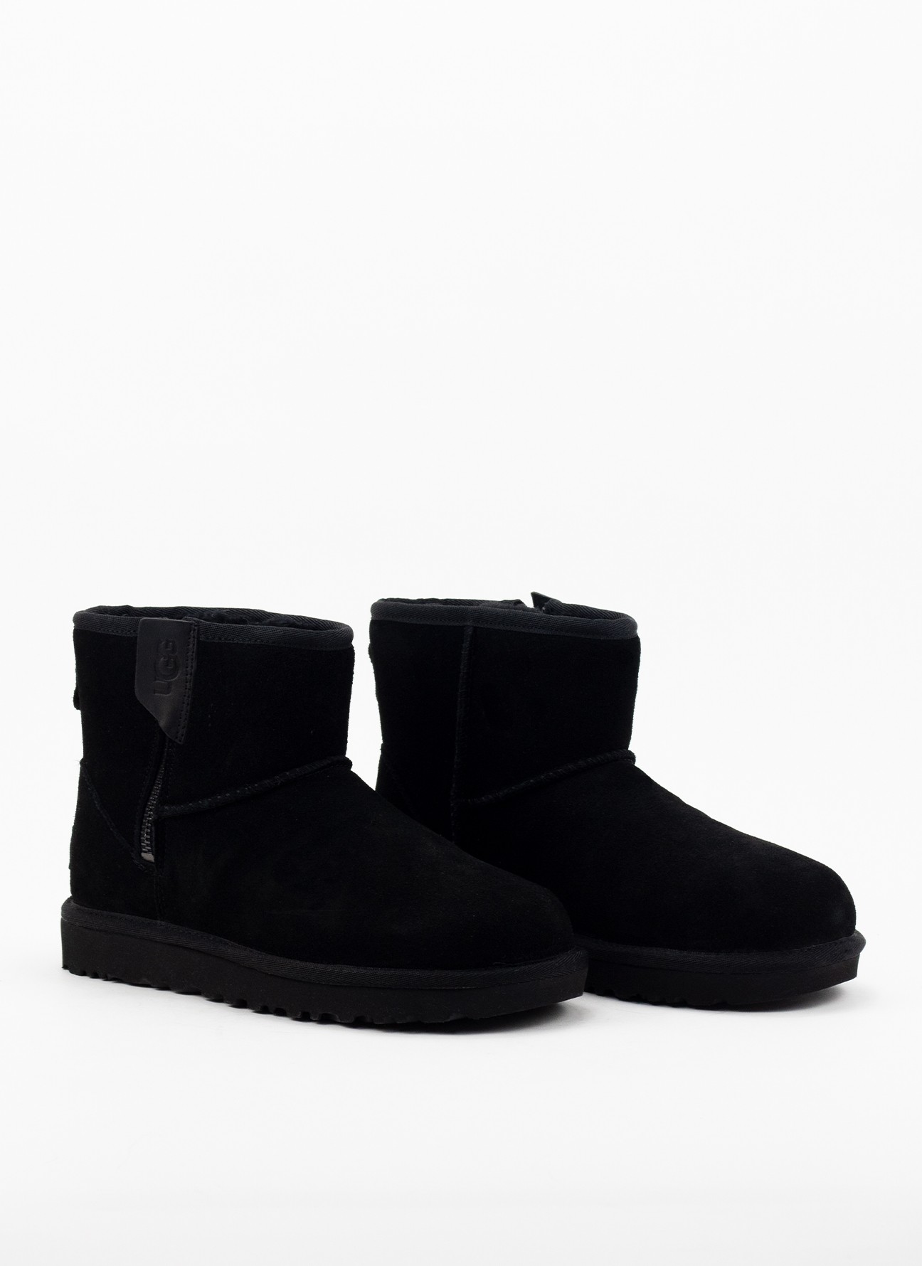 Calzado mujer UGG CLASSIC MINI BAILEY ZIP color negro
